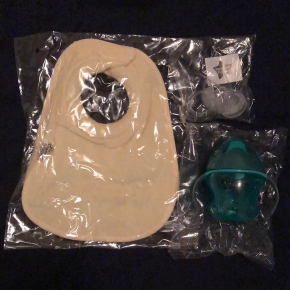 Tommee Tippee | Accessories | New Tommee Tippee Baby Set Bib Two ...